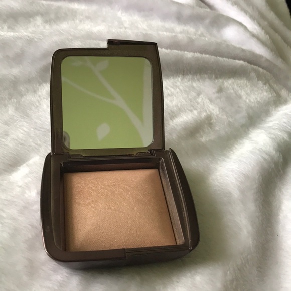 Hourglass | Makeup | Hourglass Ambient Lighting Powder In Radiant Light ...